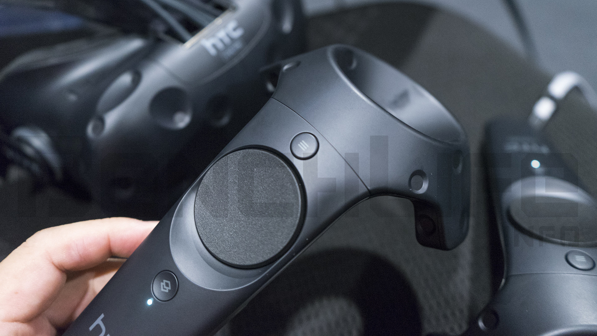 htc vive controller_1 - BenchLife.info