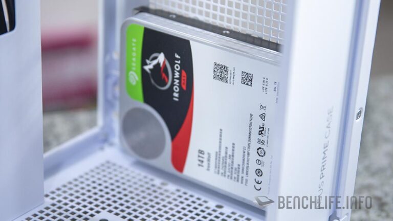 把 NVIDIA GeForce RTX 3090 Founders Edition 塞進去，ASUS Prime AP201 mATX 機殼 ...