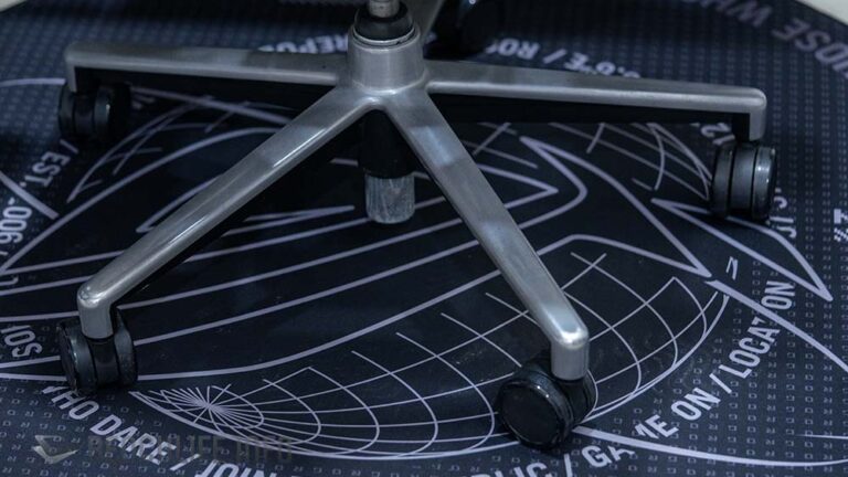 具有防滑效果，ROG Cosmic Mat 宇宙地墊動「腳」體驗 - BenchLife.info