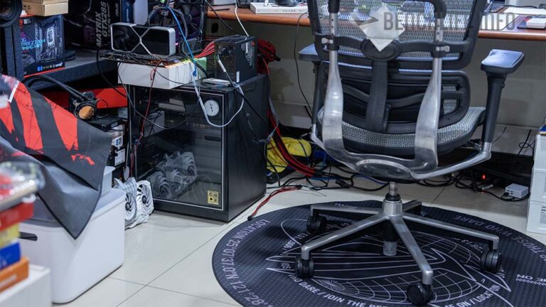 具有防滑效果，ROG Cosmic Mat 宇宙地墊動「腳」體驗 - BenchLife.info