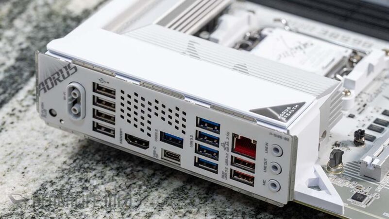 質感十足的中階背插主機板，白色系 GIGABYTE B650E AORUS STEALTH ICE 開箱 - BenchLife.info