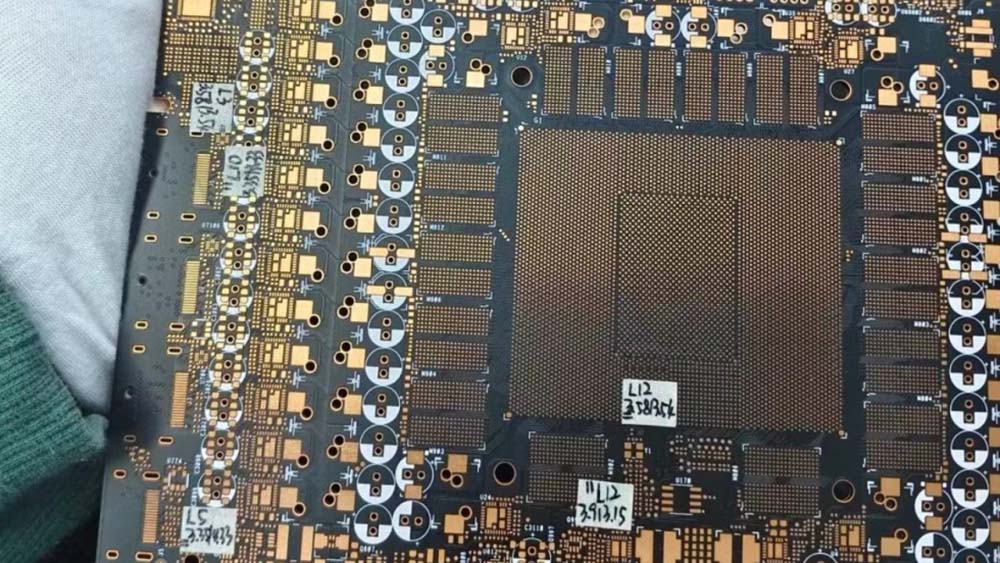 確定 32GB 記憶體配置，NVIDIA GeForce RTX 5090 顯示卡用 PCB 曝光 - BenchLife.info