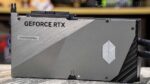 升級至 360mm 冷排與 7 葉 StormForce 風扇，MSI GeForce RTX 5090 32G Suprim Liquid ...