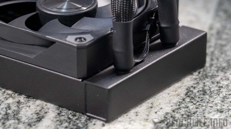 升級至 360mm 冷排與 7 葉 StormForce 風扇，MSI GeForce RTX 5090 32G Suprim Liquid ...