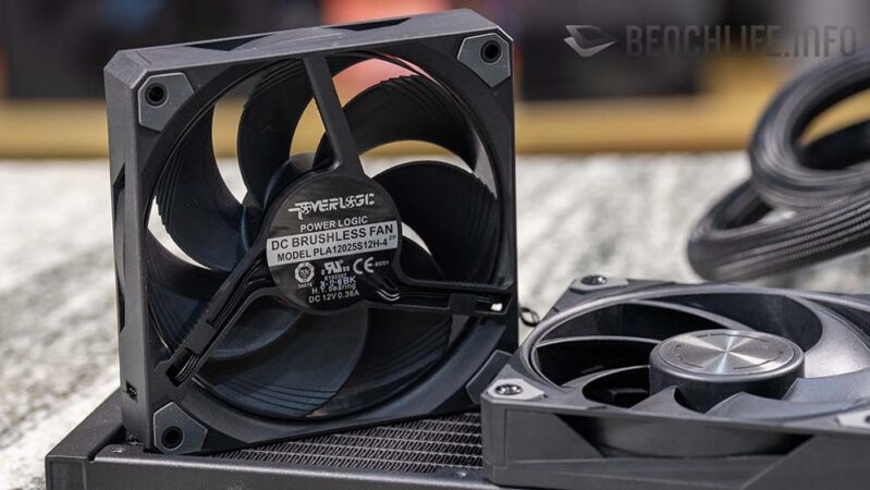 升級至 360mm 冷排與 7 葉 StormForce 風扇，MSI GeForce RTX 5090 32G Suprim Liquid ...