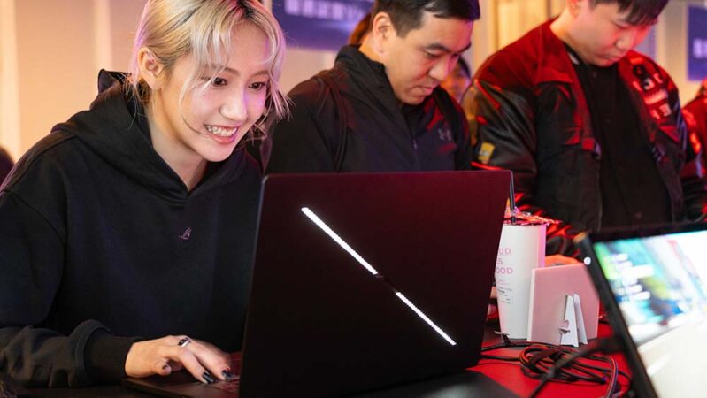 RTX 50 顯卡筆電「G16」3 萬起標！玩家嗨翻 ROG VIP DAY - BenchLife.info